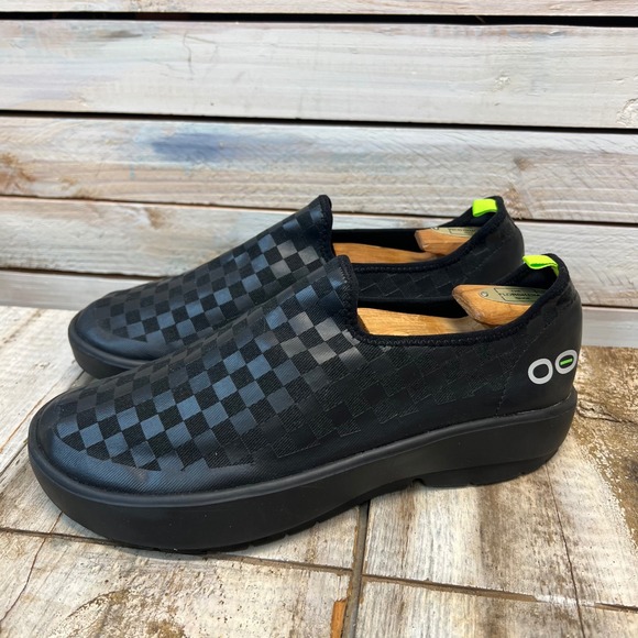 OOFOS | Shoes | Oofos Oomg Eezee Low Slip On Recovery Shoes Black ...